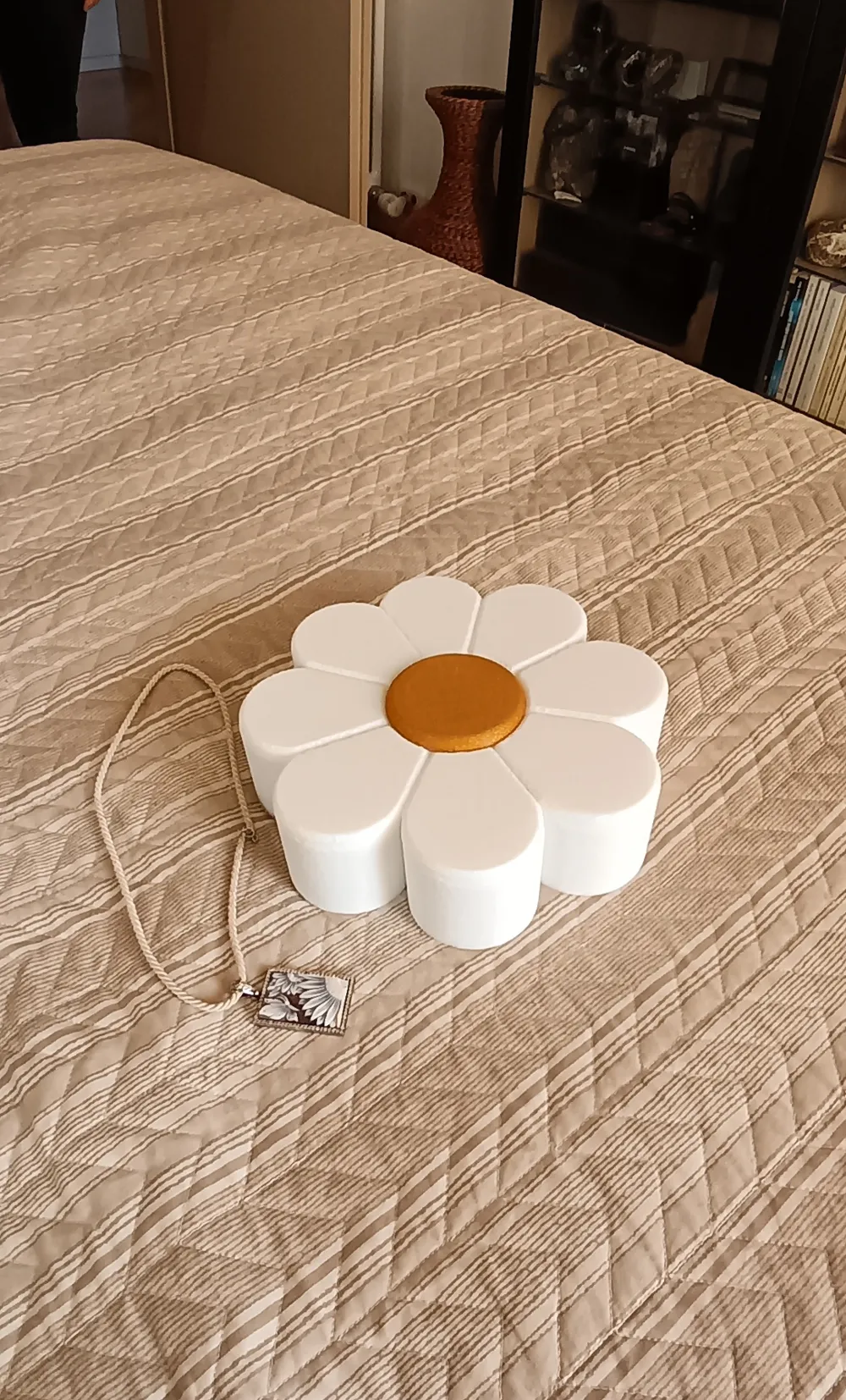DAISY JEWELLERY BOX - DAISY-SHAPED JEWELLERY BOX - Free 3D Print Model ...