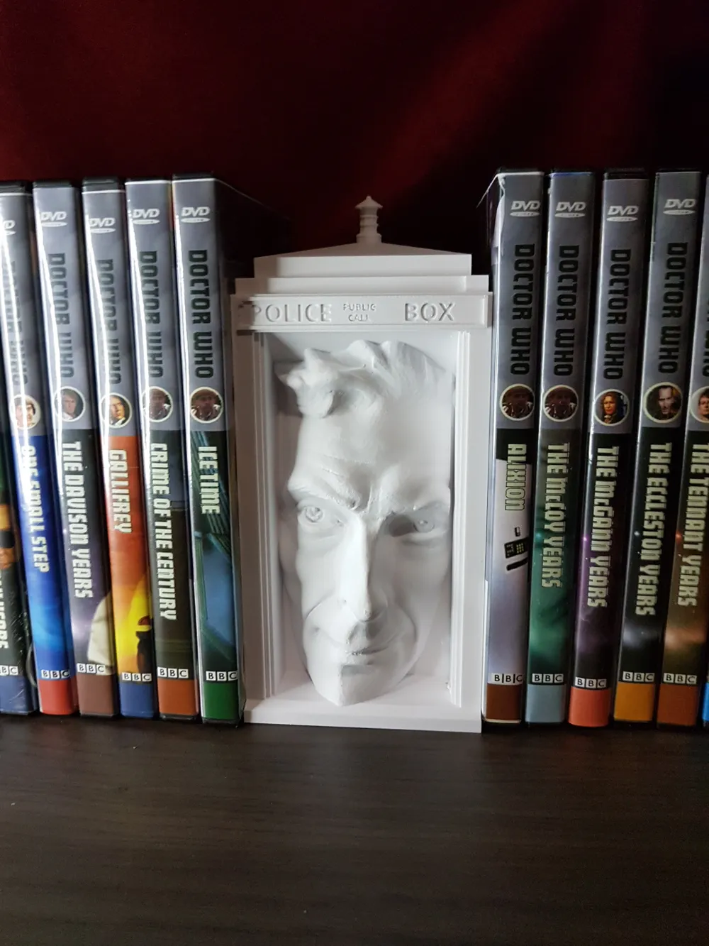 book nook Doctor Who in shrunken tardis - DVD nook - Free 3D Print ...