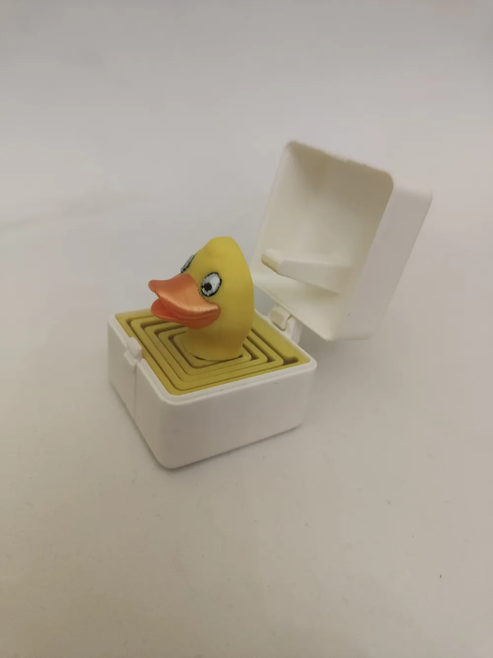 surprise duck box, prank by 🔥Bacongo3D🔥 MakerWorld: Download Free 3D Models