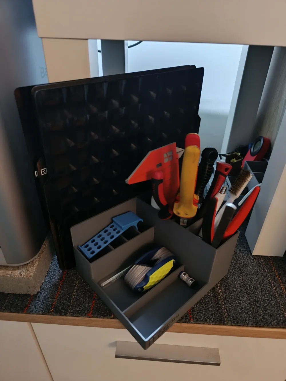 3D Printer Organizer with Build Plate Holder by 3D Print Masters Hub ...