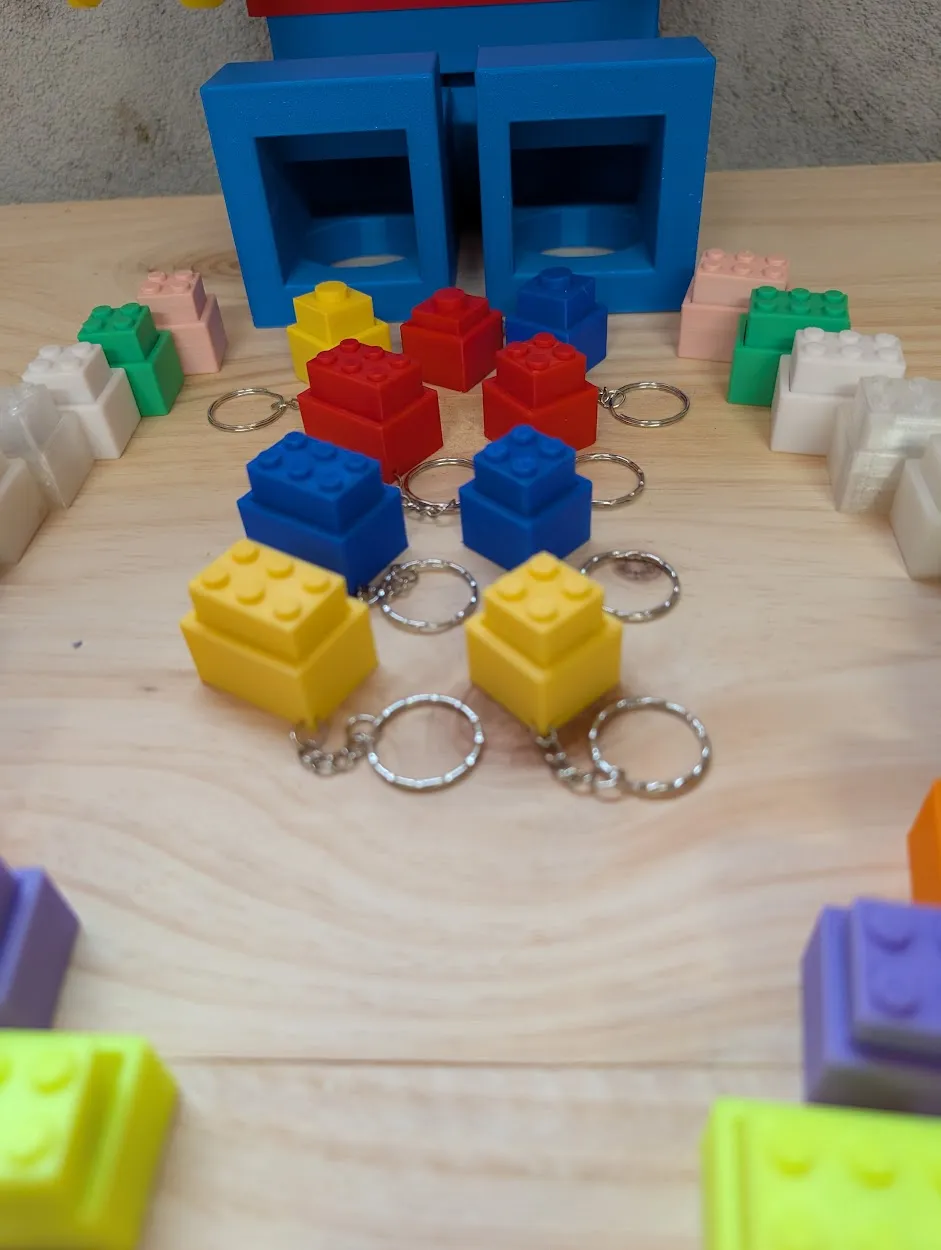 Clicker Brick Keychain / brick 1, 4 & 6 studs - Free 3D Print Model ...