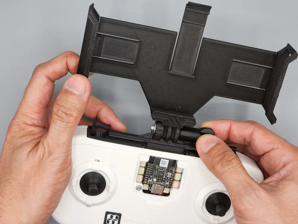 FPV Monitor Mount for CyberBrick Official Remote Remixed by chiz_m ...