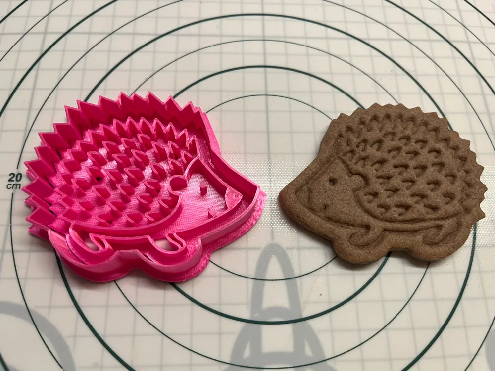Hedgehog cookie cutter by Coarse - MakerWorld