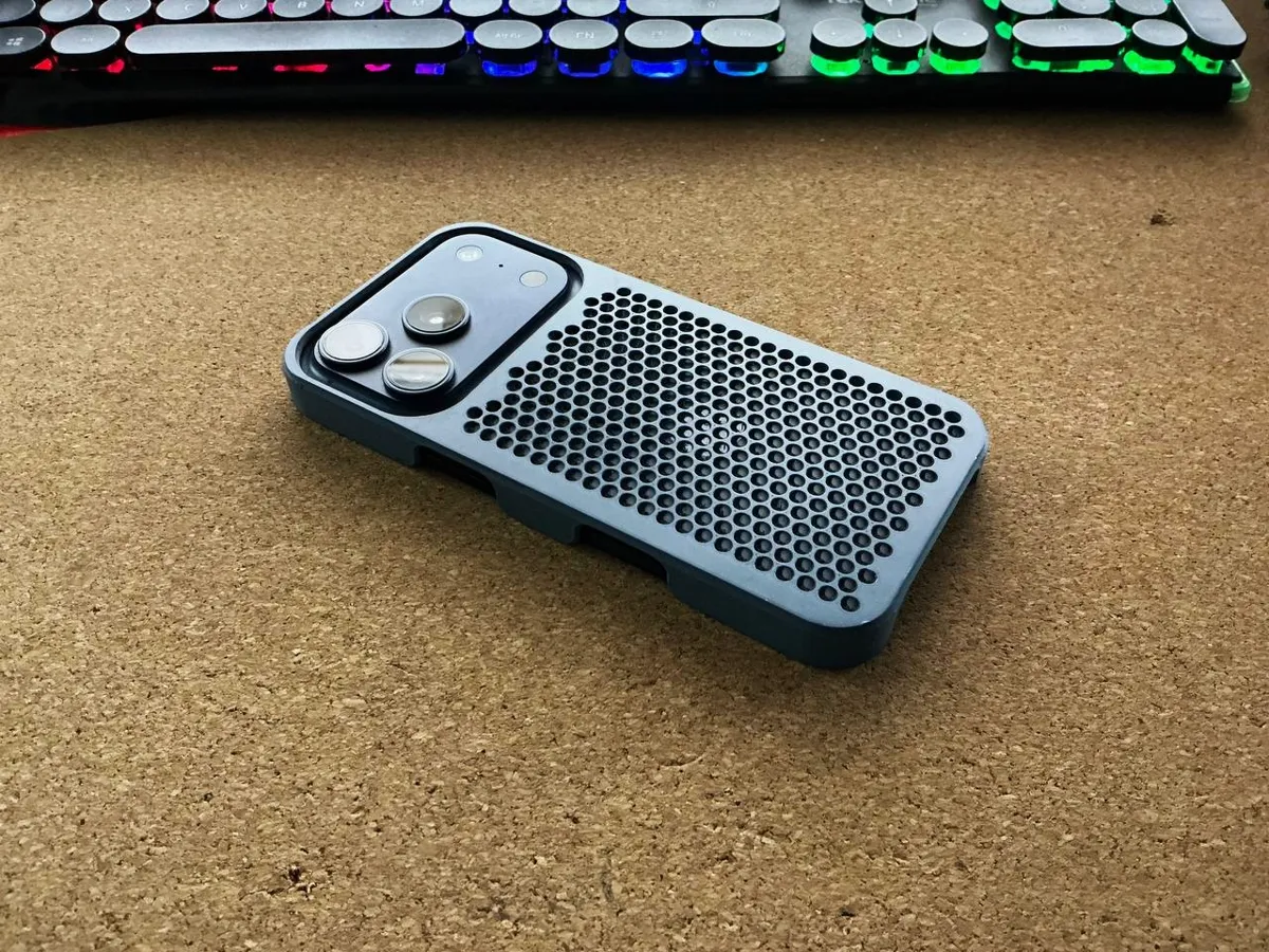 3Dプリント iPhone 17 Pro ケース – Trama Pro Display XDR - 無料3Dモデル -MakerWorld