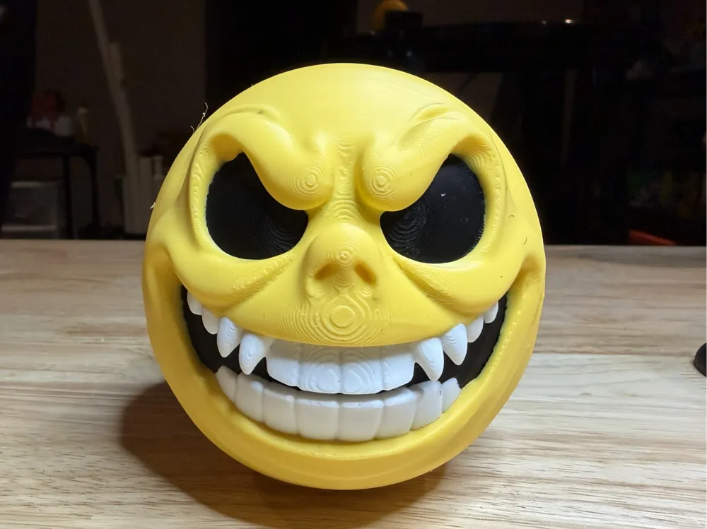 Smiley Face Hitch Receiver cover. - Free 3D Print Model - MakerWorld