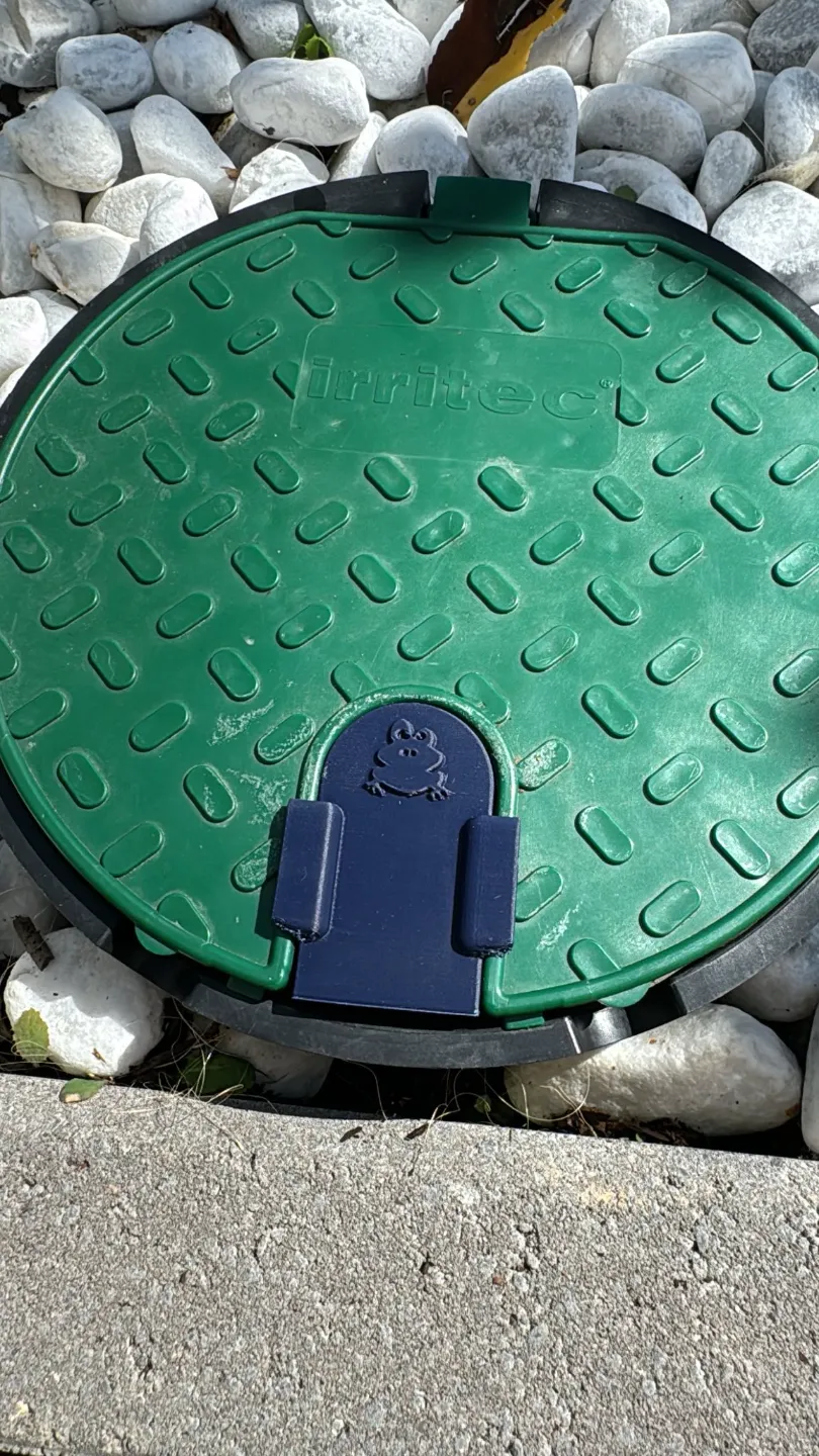 Animal-Friendly Insert for Irritec Water Socket by n2o - MakerWorld