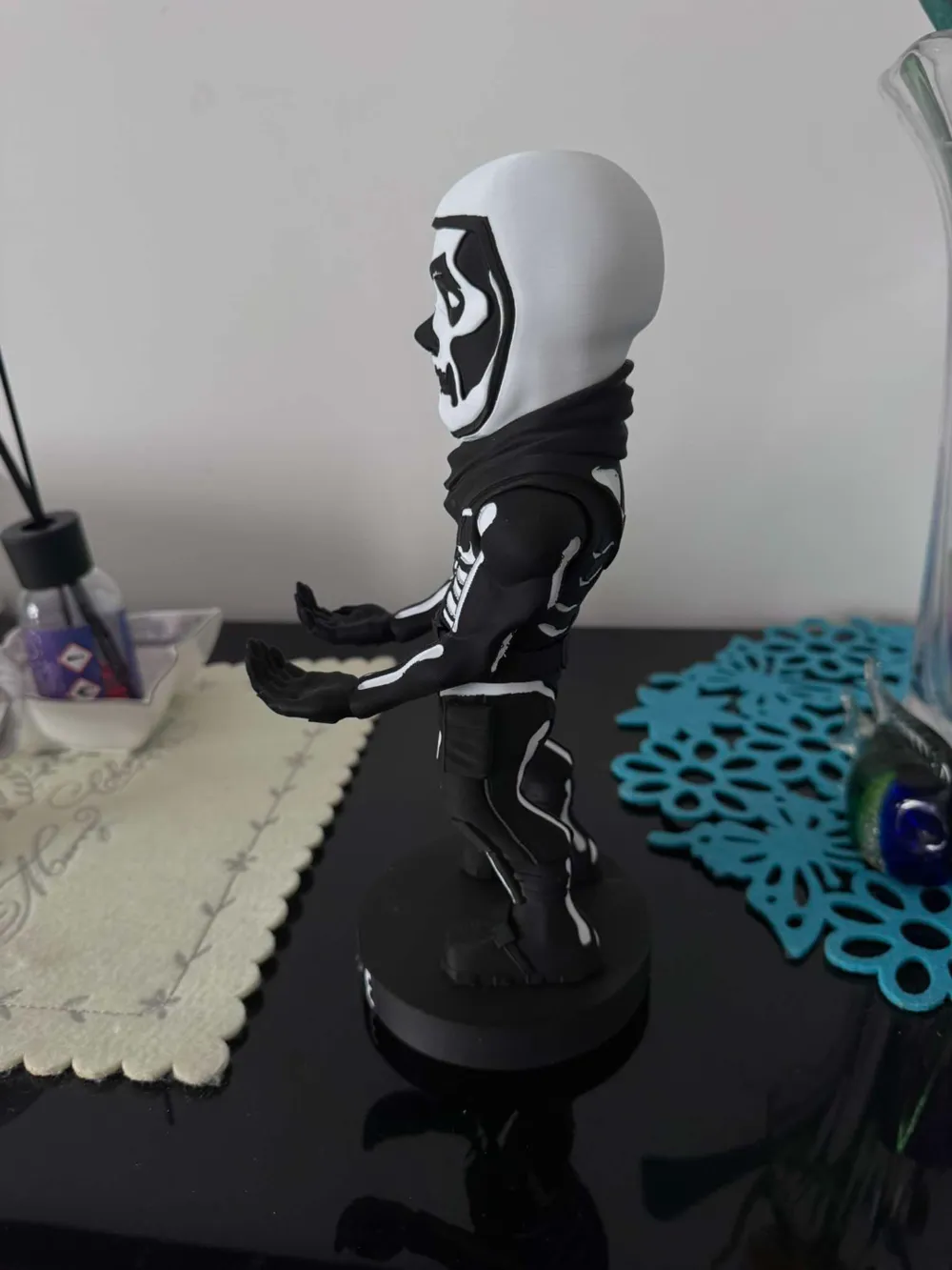 Xbox Fortnite Skull Trooper Controller Stand by Derek Printing - MakerWorld