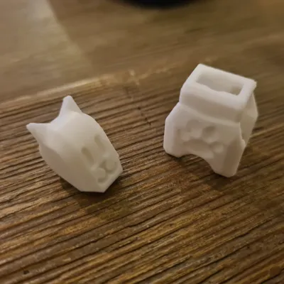 DUMMY 13 cat armor chest & head variant Remixed by Maka - MakerWorld