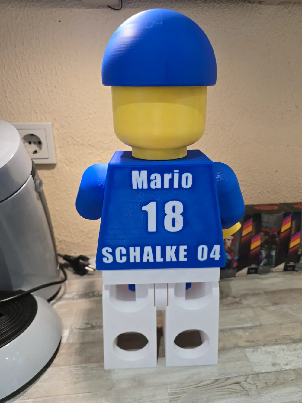 MEGA Brick Figure Schalke Fan Remixed by Partyelektriker MakerWorld ...