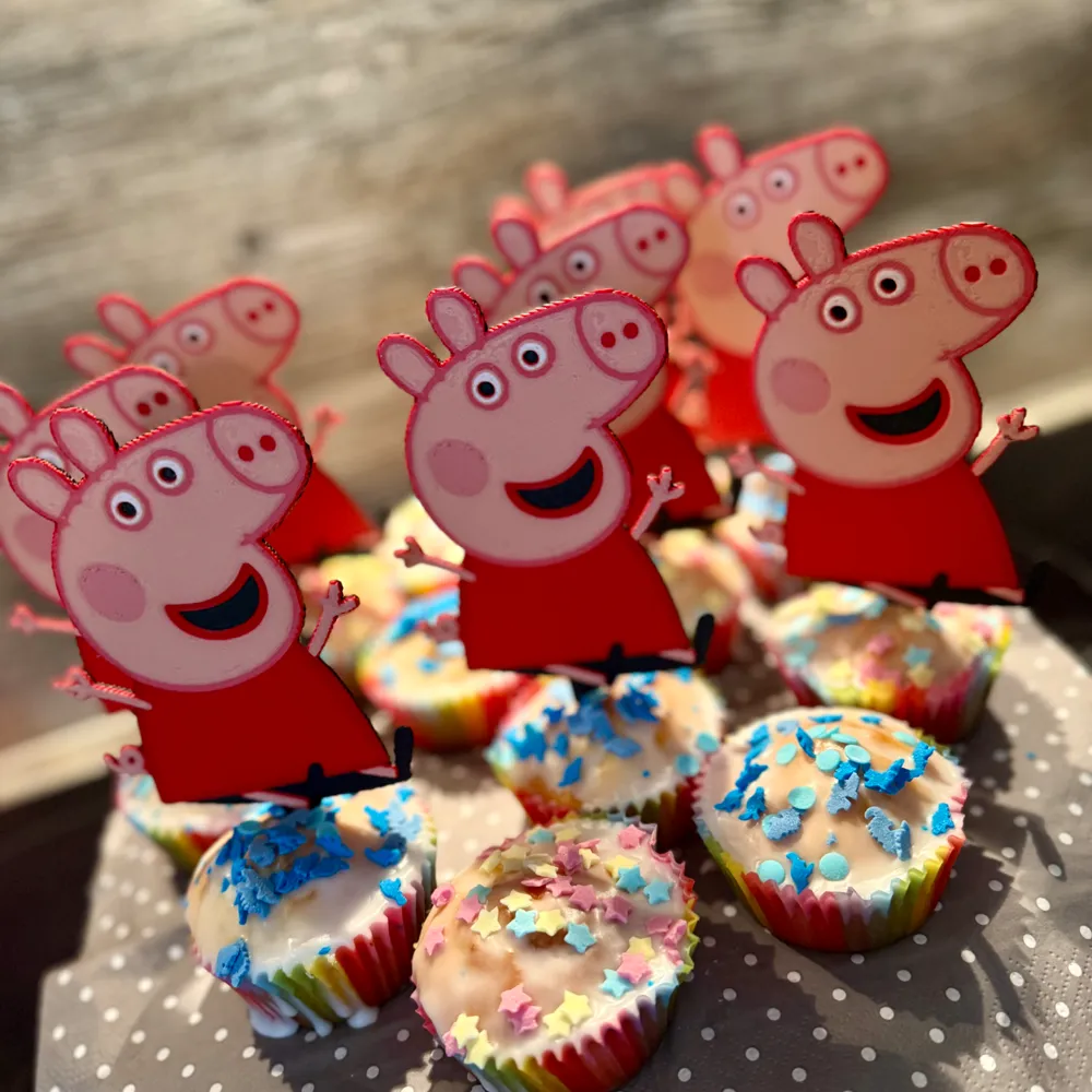 Cake Topper in the Style of Peppa Pig by DasLukas - MakerWorld