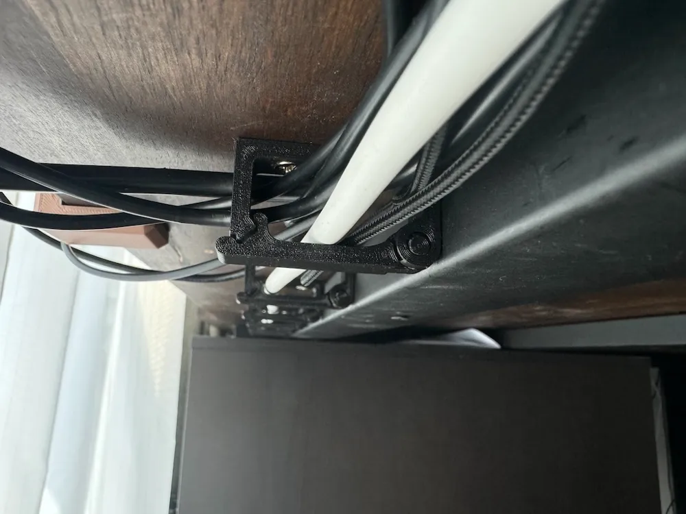 Under desk cable clip for cable management. by plugowski - MakerWorld