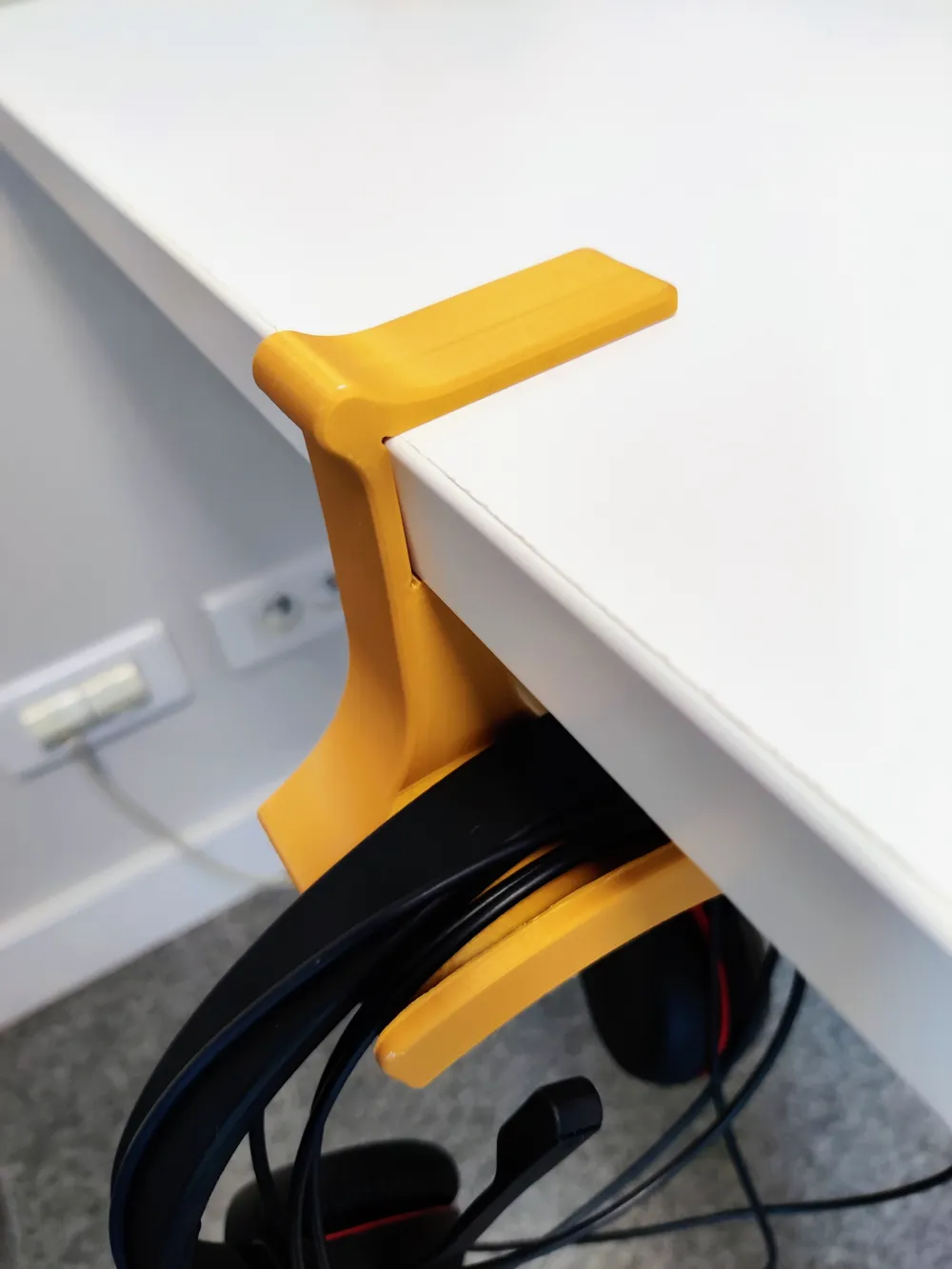 FlexEdge – A Parametric Desk Headphone Holder - Free 3D Print Model ...