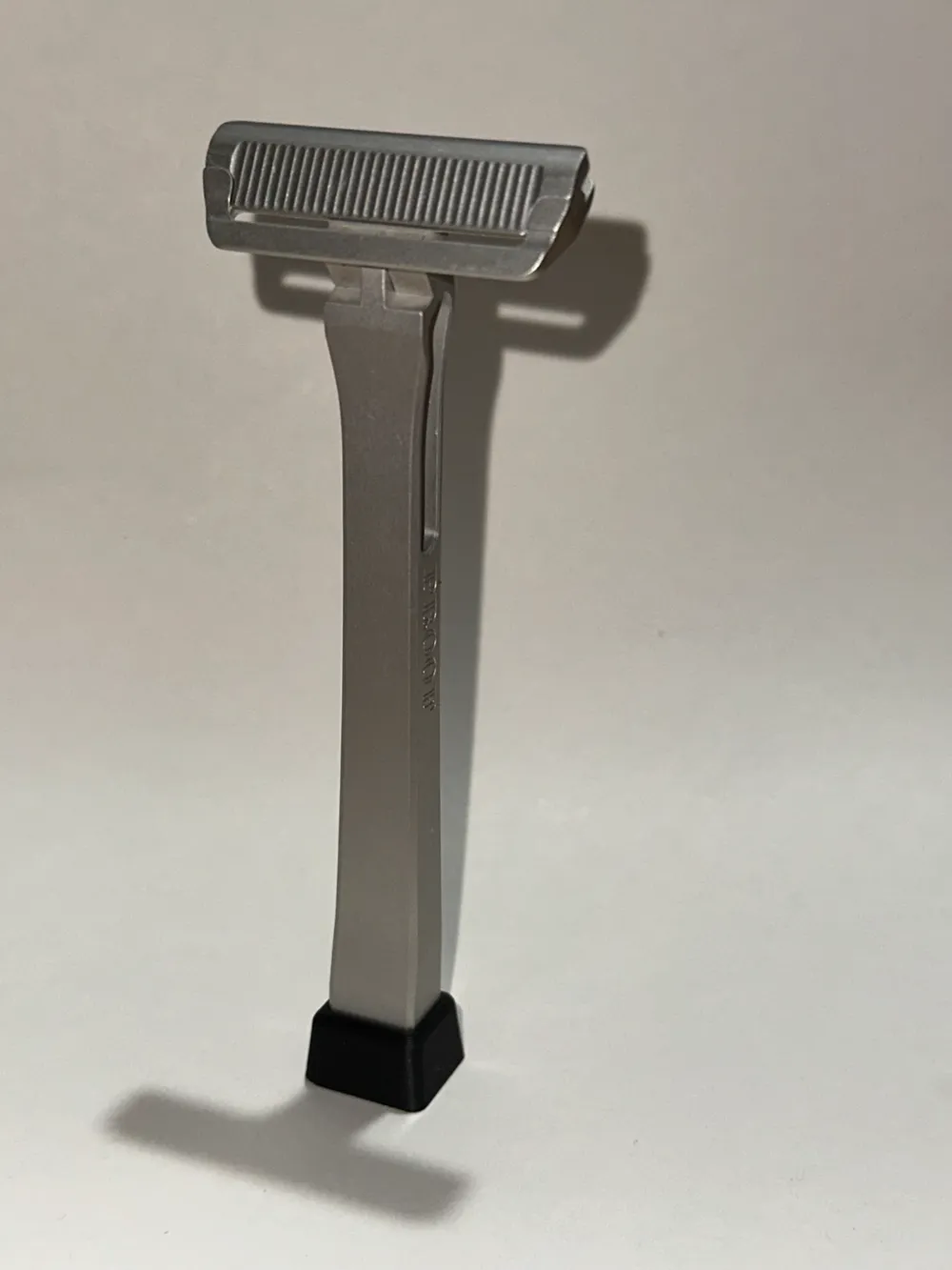 Proof Whiskey Razor Upright Stand by doug MakerWorld: Download Free 3D ...