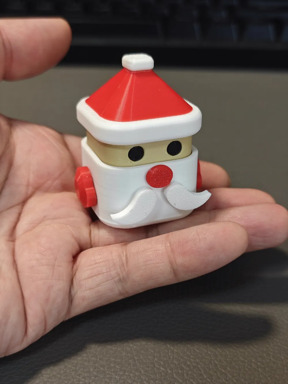 Santa Claus Click Fidget Toy by Zonder MakerWorld: Download Free 3D Models
