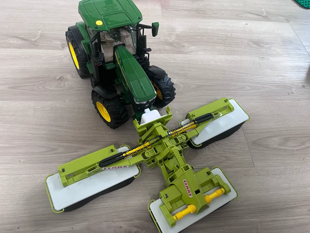 Adapter Bruder Tractor Claas Front Mower - Free 3D Print Model - MakerWorld