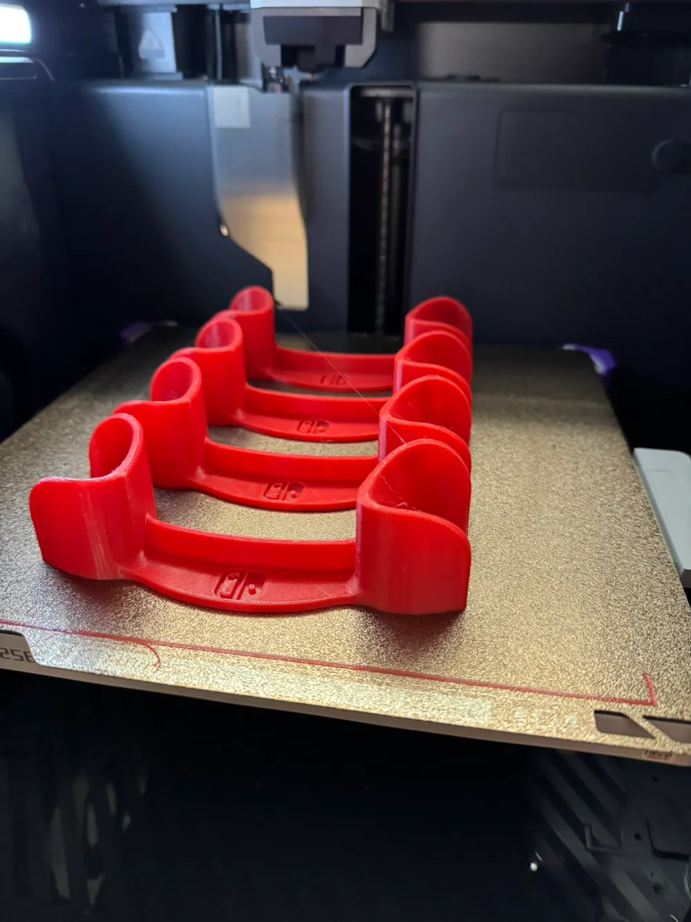 Nintendo Switch Pro Controller Stand 4x No AMS - Free 3D Print Model ...