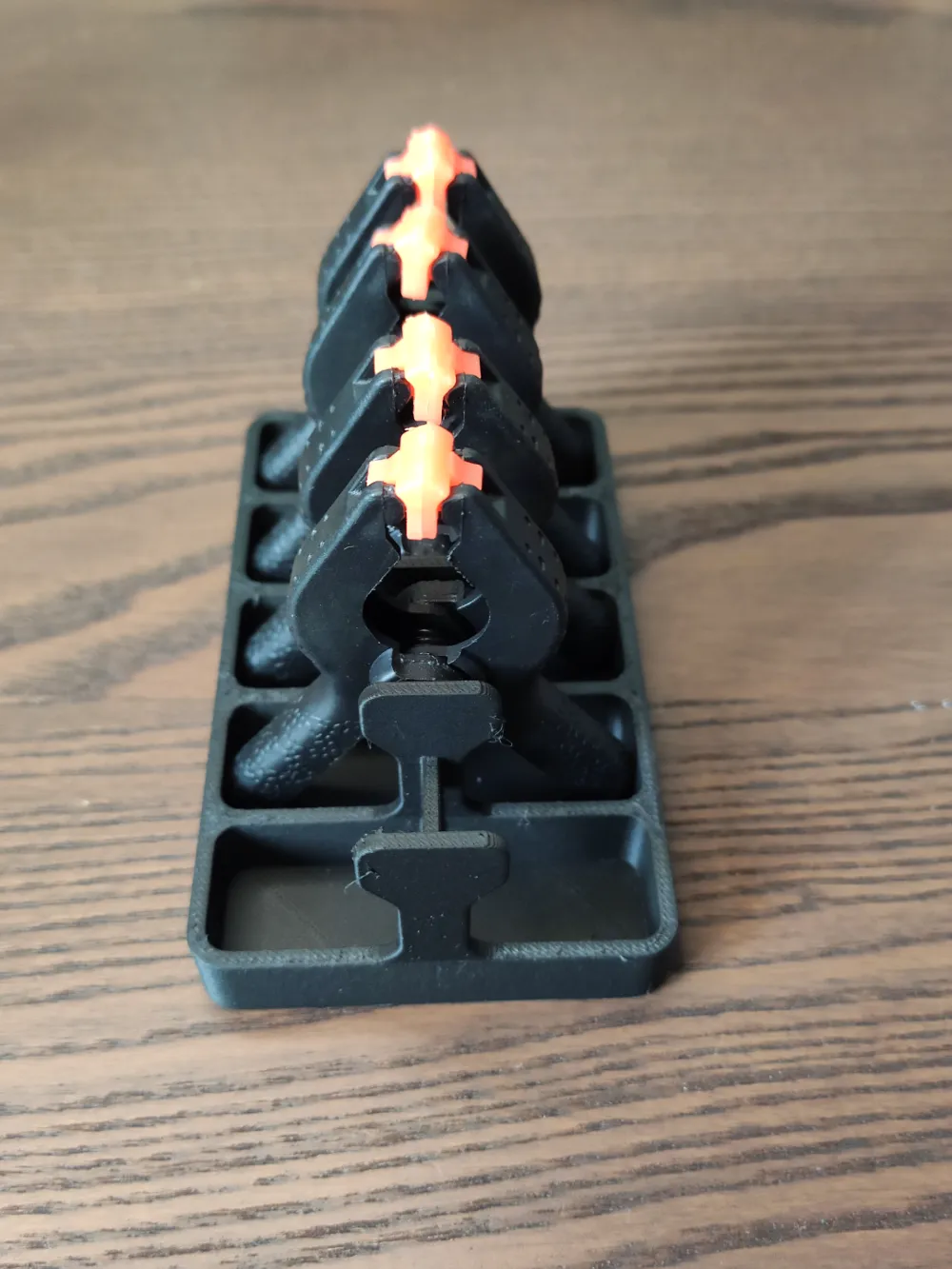 Plastic spring clamps holder by Celestin - MakerWorld