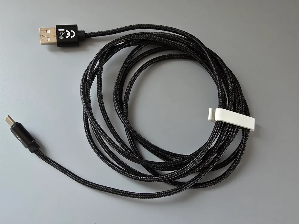 USB Cable Clips - 4 Sizes by Beo666 - MakerWorld