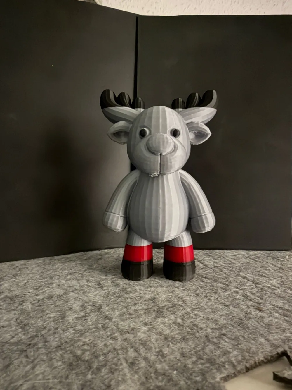 Mini Reindeer Figure (Cartoon Style) - Free 3D Print Model - MakerWorld