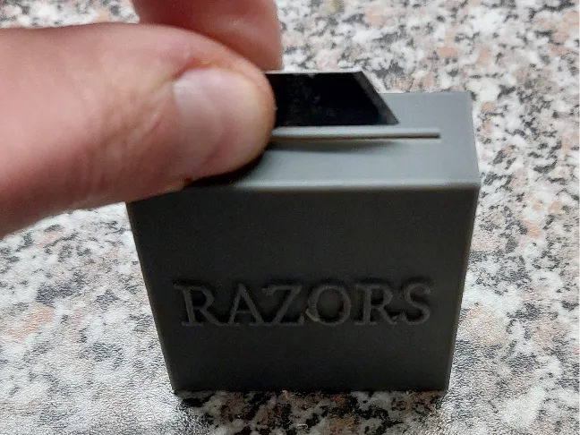 Razor Blade Collector Simple - Free 3D Print Model - MakerWorld