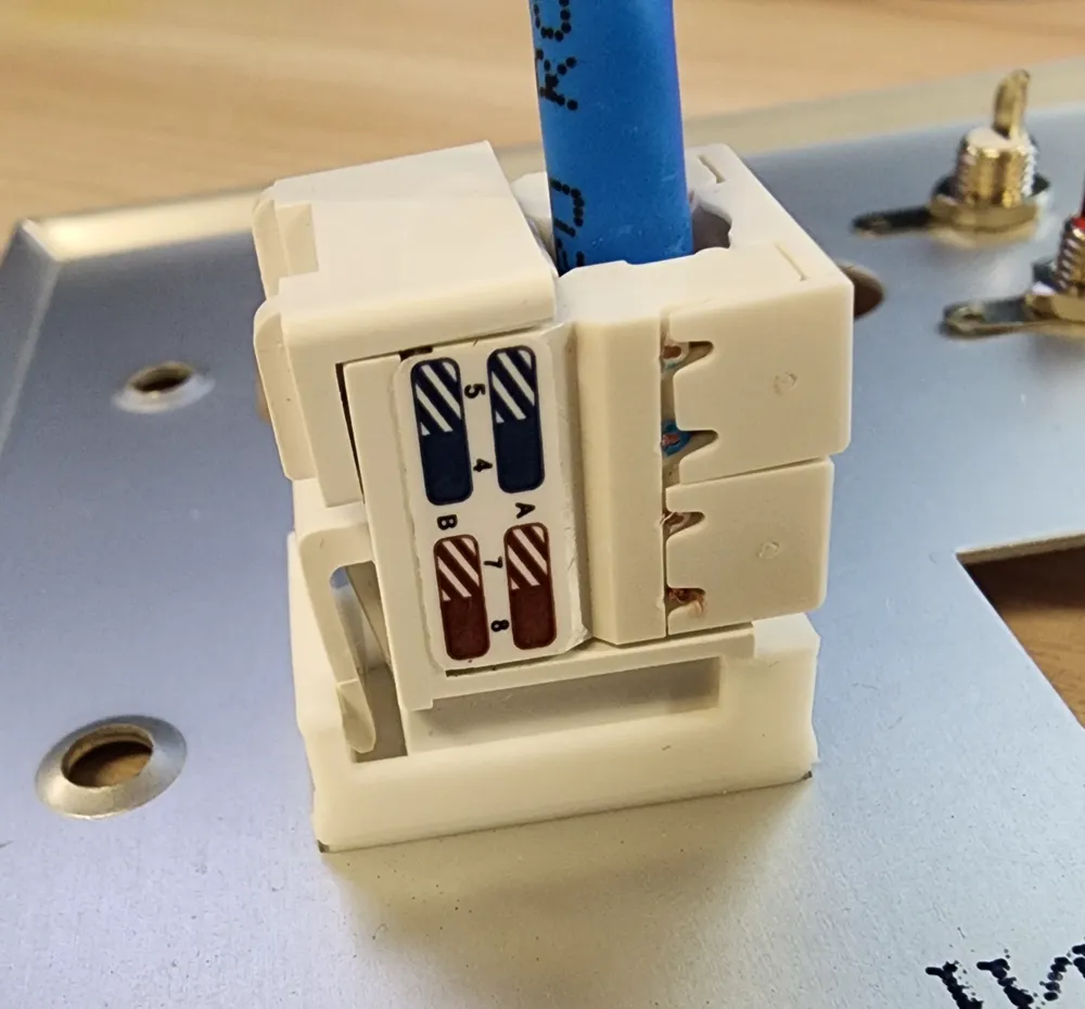 RJ45 Keystone Bracket Wall Plate Insert by JCollinsMPS - MakerWorld