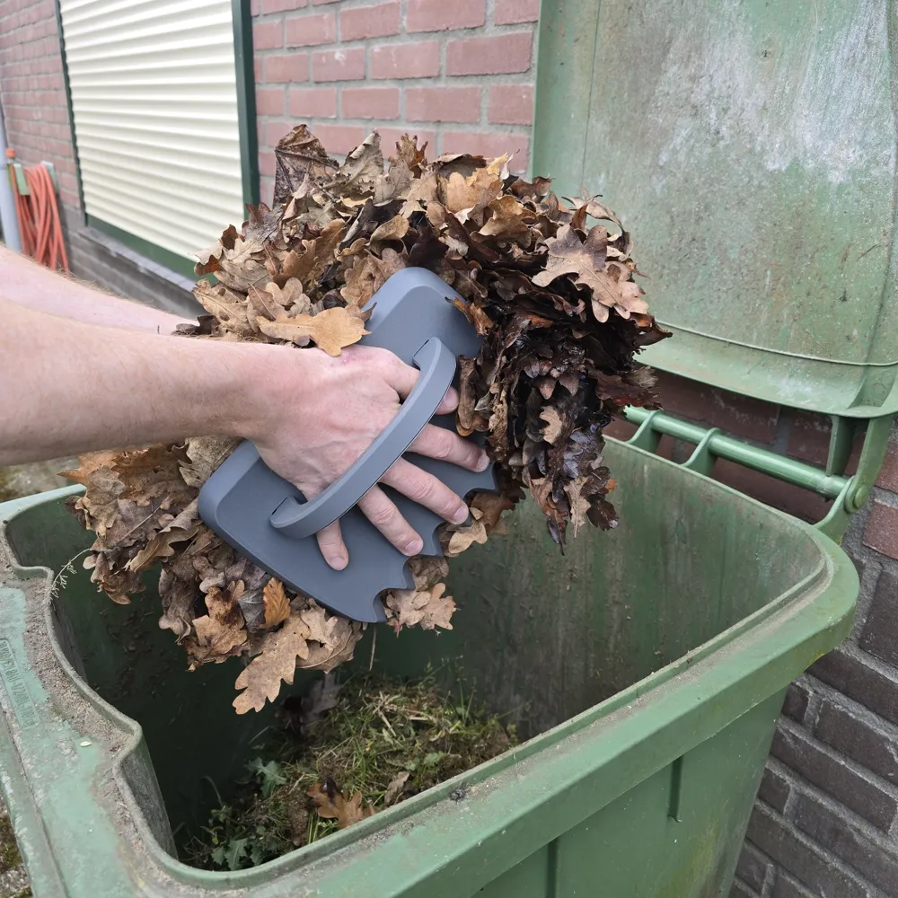 Leaf picker / Leaf grabber, enlarge your hands! by KoBuCRAFTS ...