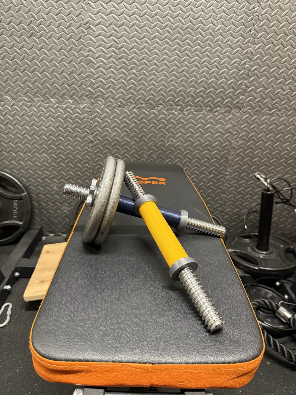 Replacement Dumbbell Handles by Vincent B. - MakerWorld