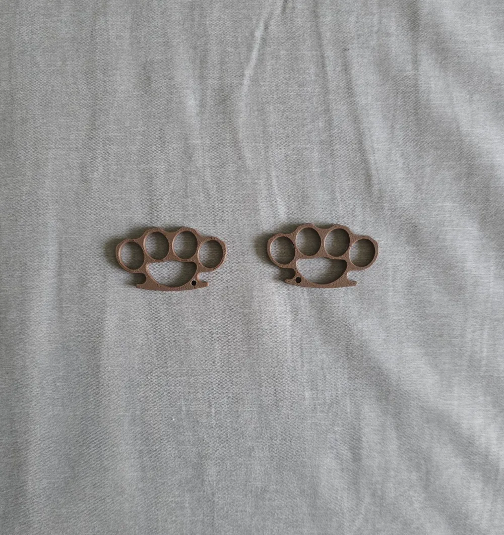 Brass knuckles keychain by Dropm - MakerWorld
