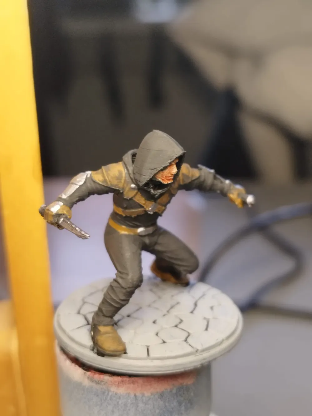 DnD Human Male Rogue 32mm scale - Free 3D Print Model - MakerWorld