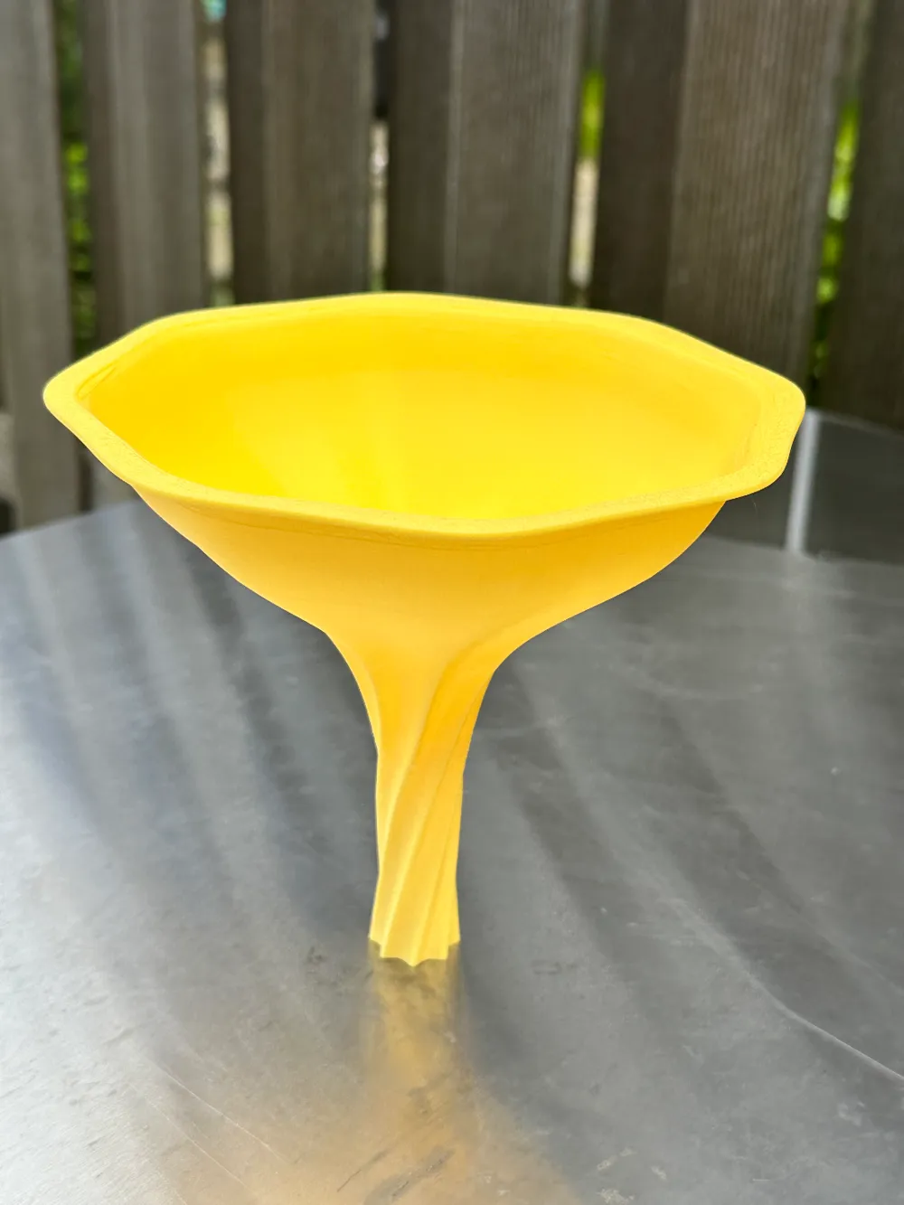 Spiralling funnel by Sander - MakerWorld