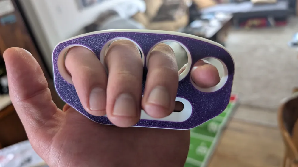 Brass Knuckles - Minimalist Asymmetrical for pinky by Jelly PanicMakerWorld: Download Free 3D Models