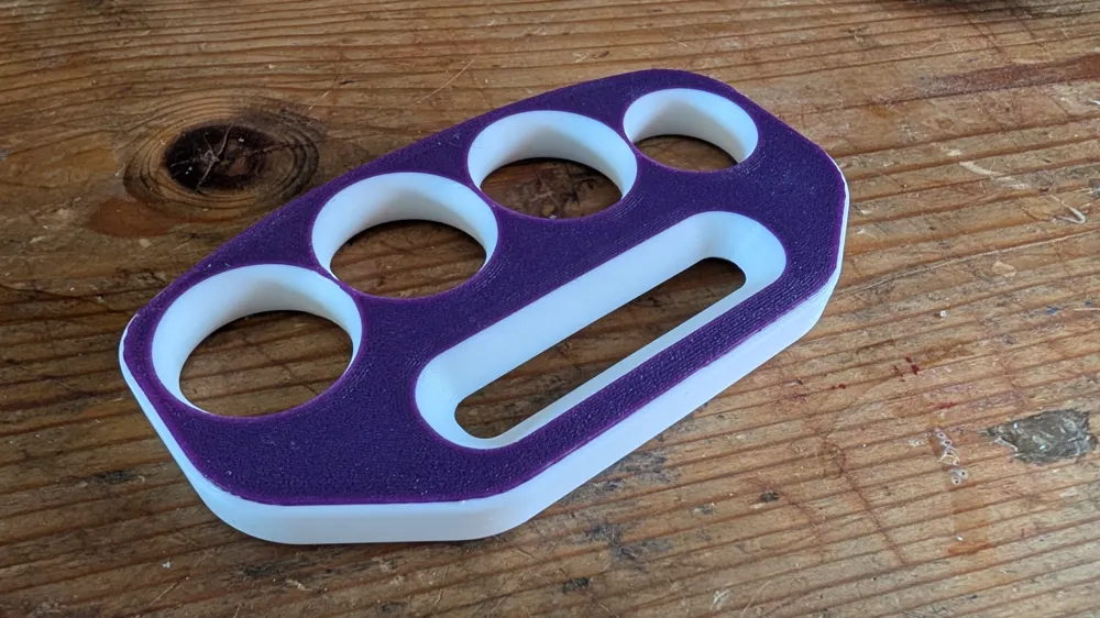 Brass Knuckles - Minimalist Asymmetrical for pinky by Jelly PanicMakerWorld: Download Free 3D Models