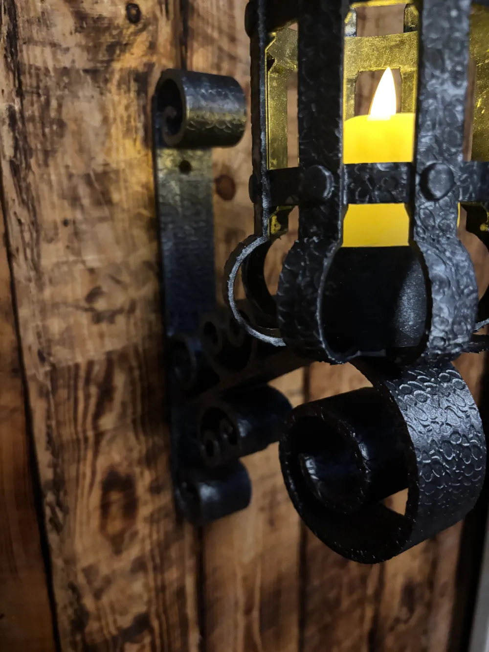 Medieval Wall Sconce with Cage by CS Ideenschmiede MakerWorld: Download ...