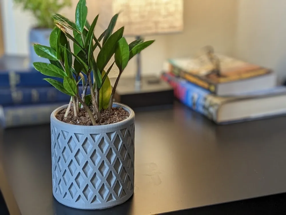 Original Lattice Planter - with Drainage Holes and Tray by Jordan ...