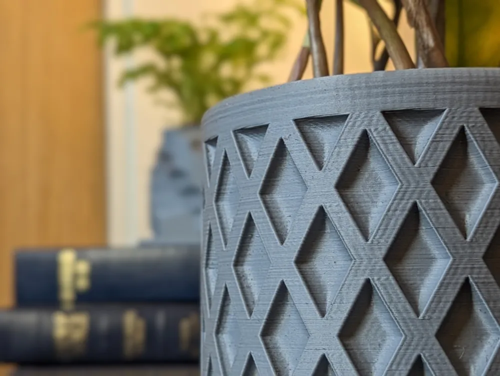 Original Lattice Planter - with Drainage Holes and Tray by Jordan ...