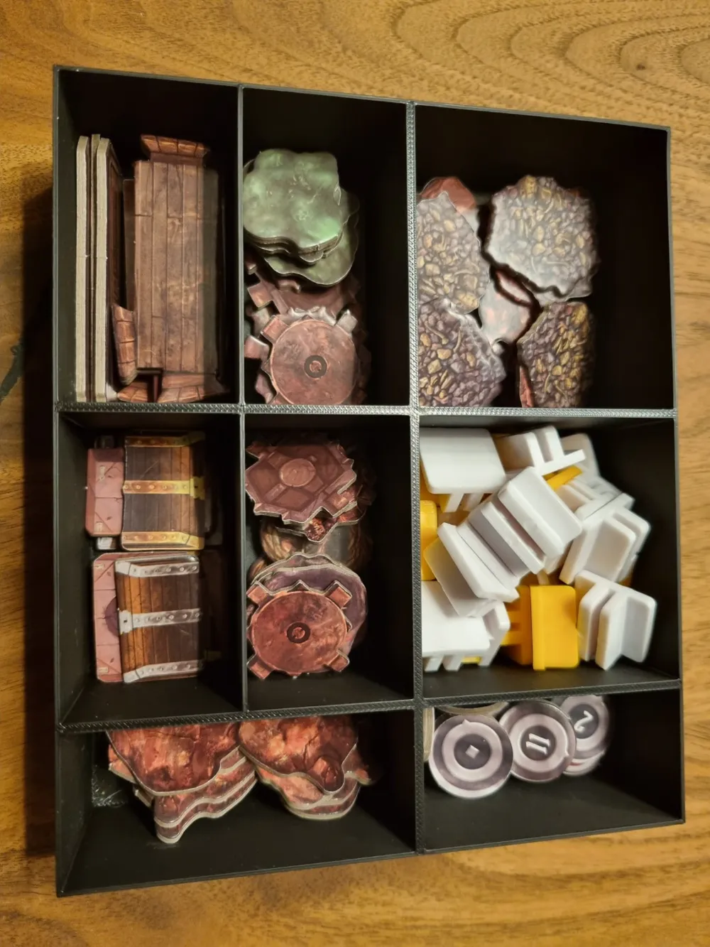 Gloomhaven Box Insert Organiser - Free 3D Print Model - MakerWorld