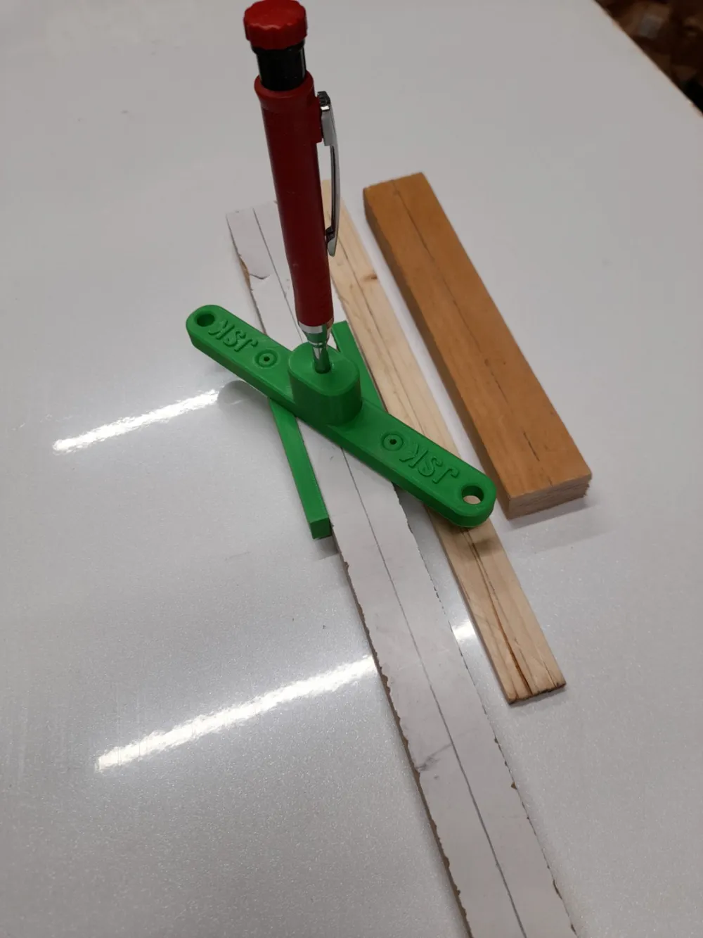 Center Finder Jig by Excalibur - MakerWorld