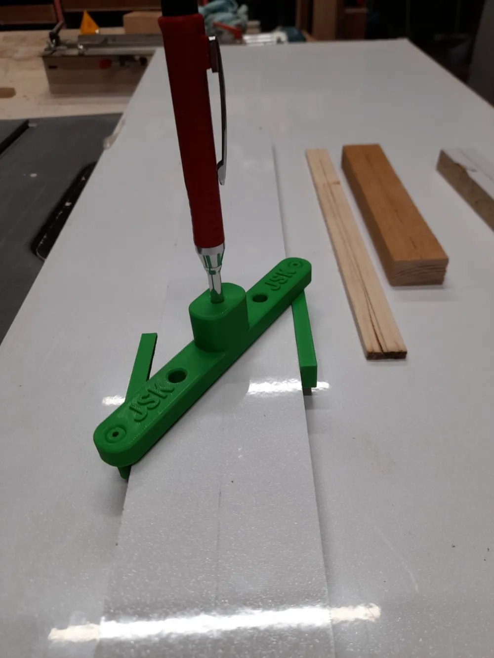 Center Finder Jig - Free 3D Print Model - MakerWorld