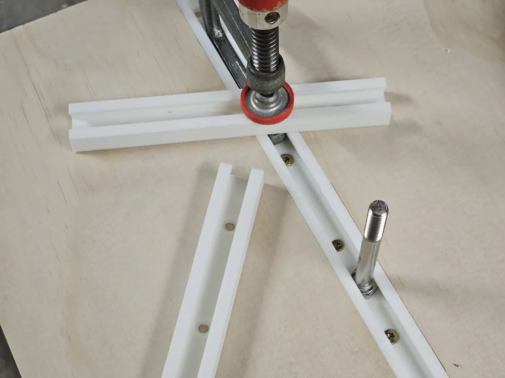 Customizable T-Track / T-Rails / Mitre slot by TheJVH MakerWorld ...