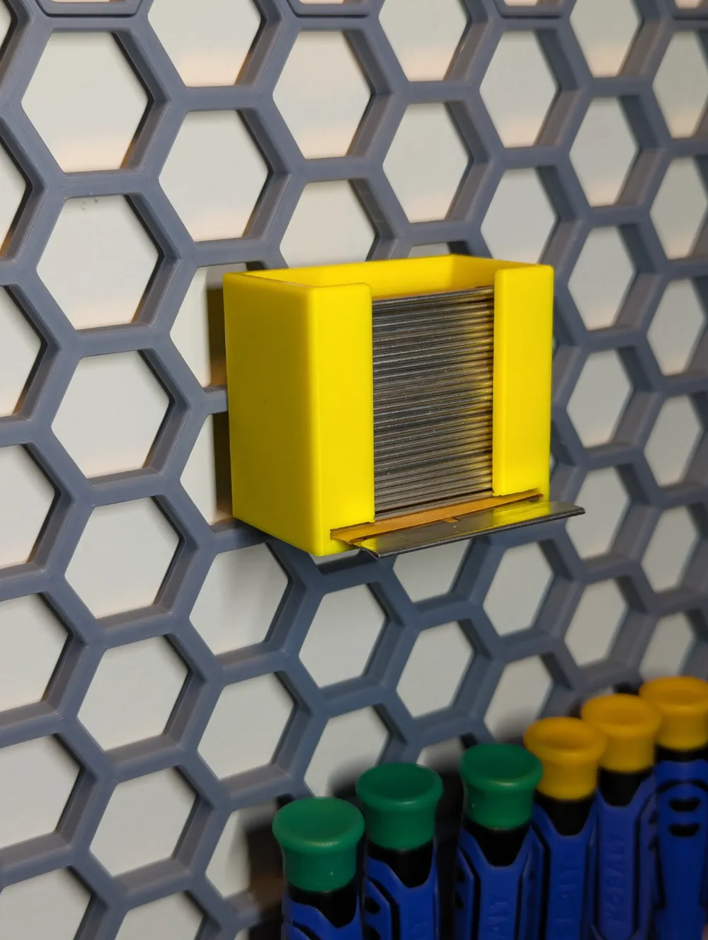 Razor Blade Dispenser For Honeycomb Storage Wall by Wile E. 3D - MakerWorld