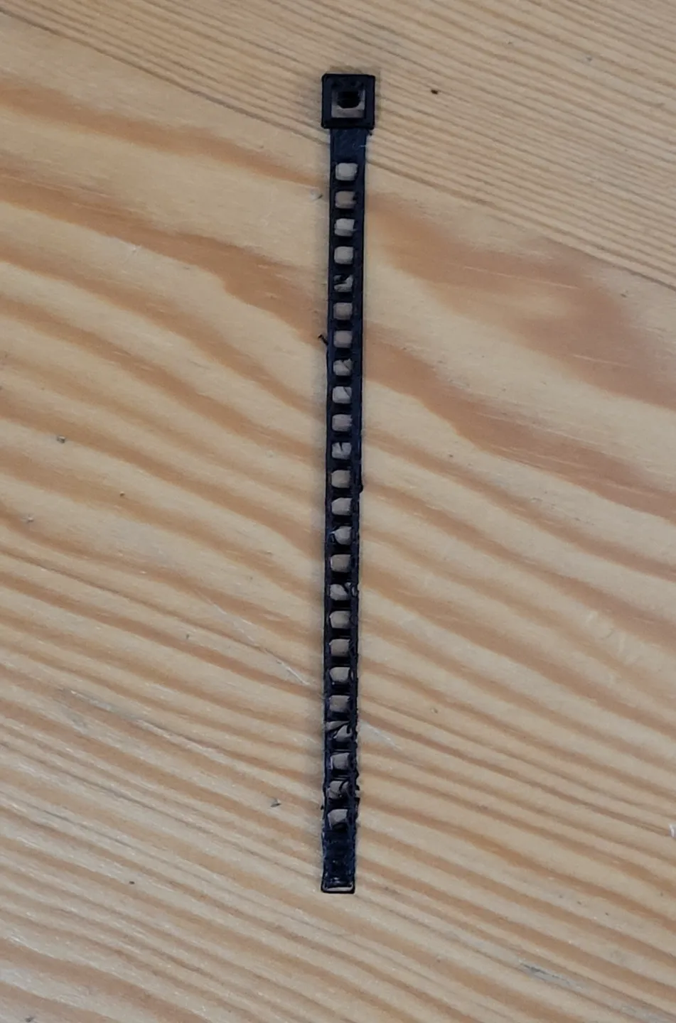 Zip tie by user_2819230418 - MakerWorld
