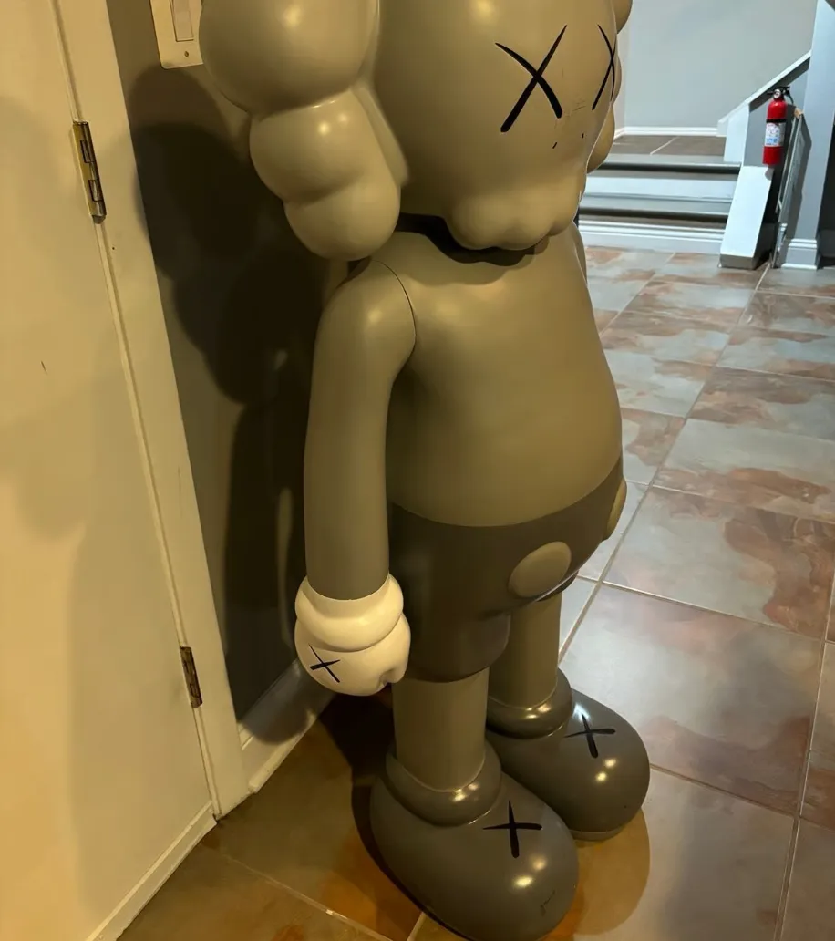 Modelo KAWS a tamaño real en 3D por Ryan @ TheMajinLab MakerWorld ...