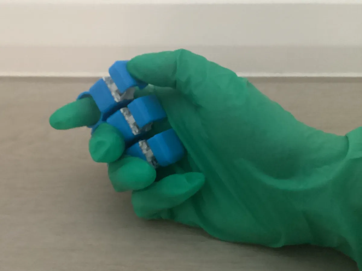 3 Finger Fidget Clicker - Free 3D Print Model - MakerWorld