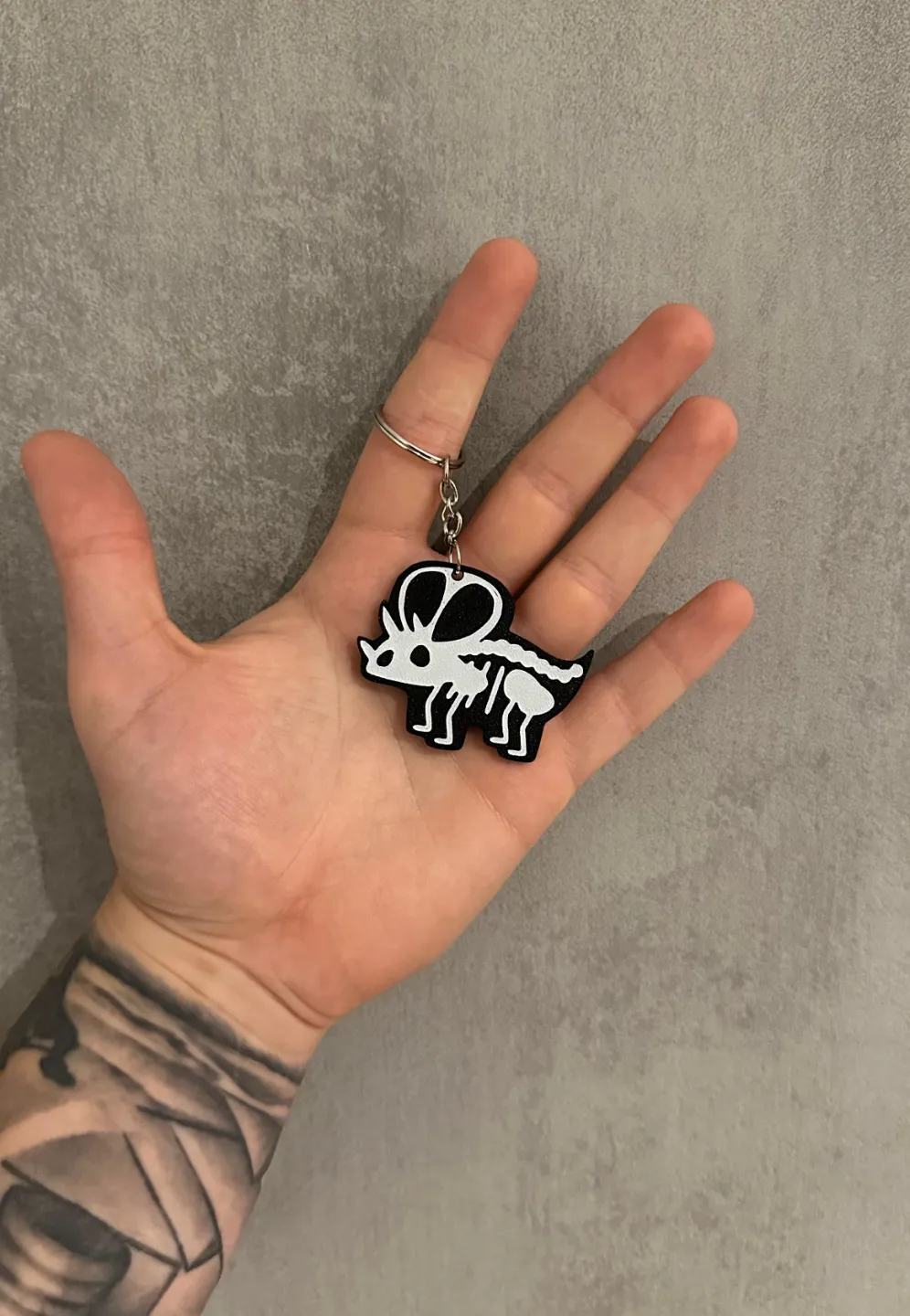 Triceraptor Skeleton Keychain Dinosaur by Black Glovz - MakerWorld