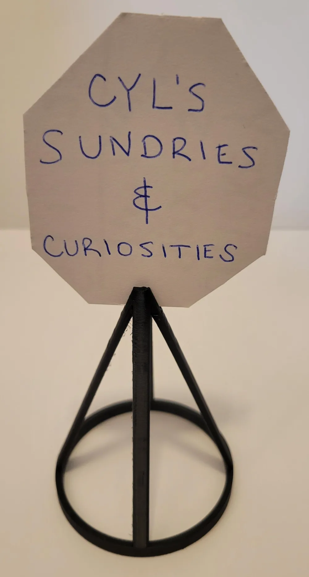 [Parametric] Tall Sign Holder - Free 3D Print Model - MakerWorld