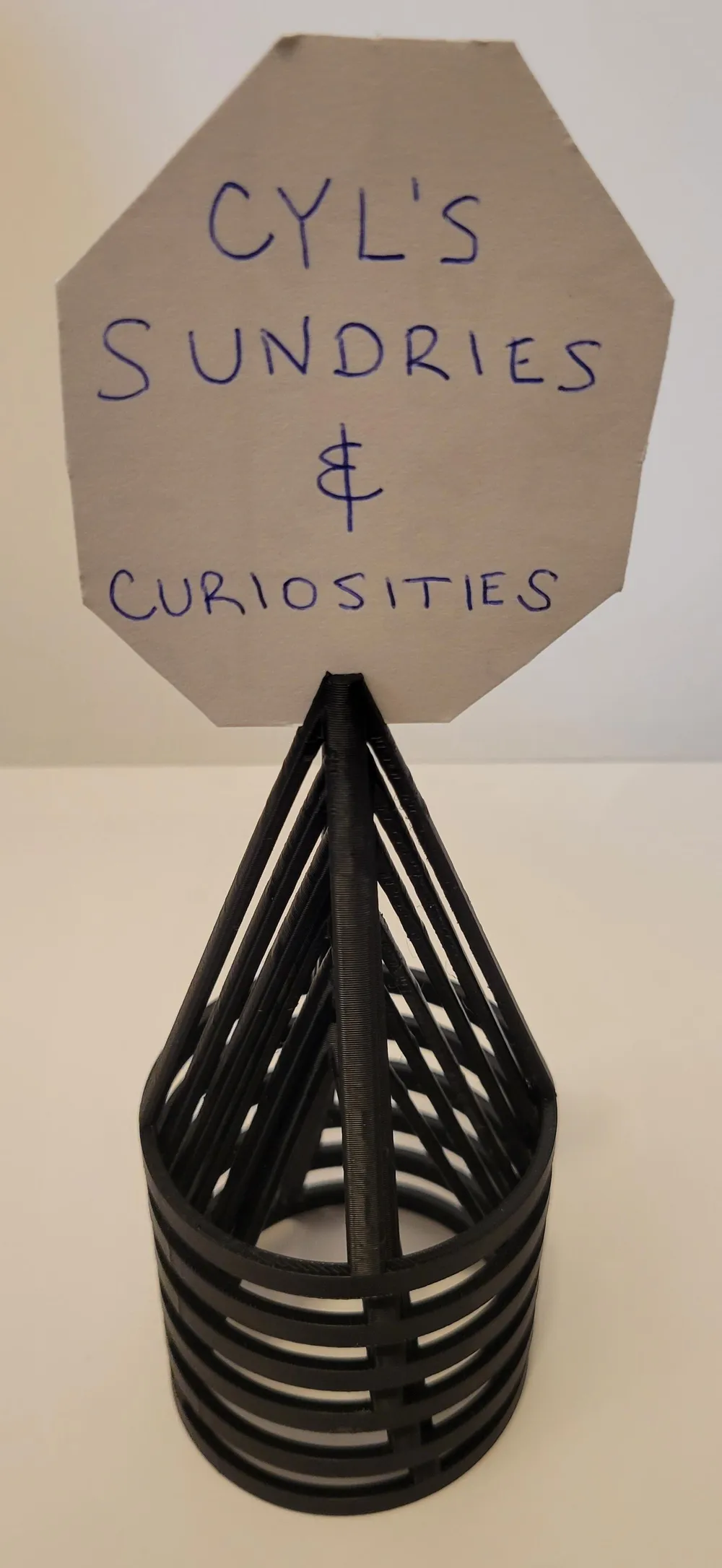 [Parametric] Tall Sign Holder - Free 3D Print Model - MakerWorld