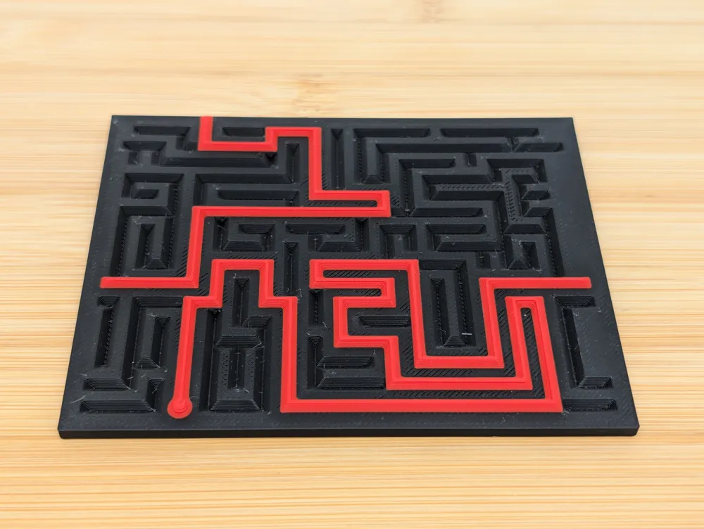 Labyrinth Gift Box Spiral pattern with keycard - Free 3D Print Model ...