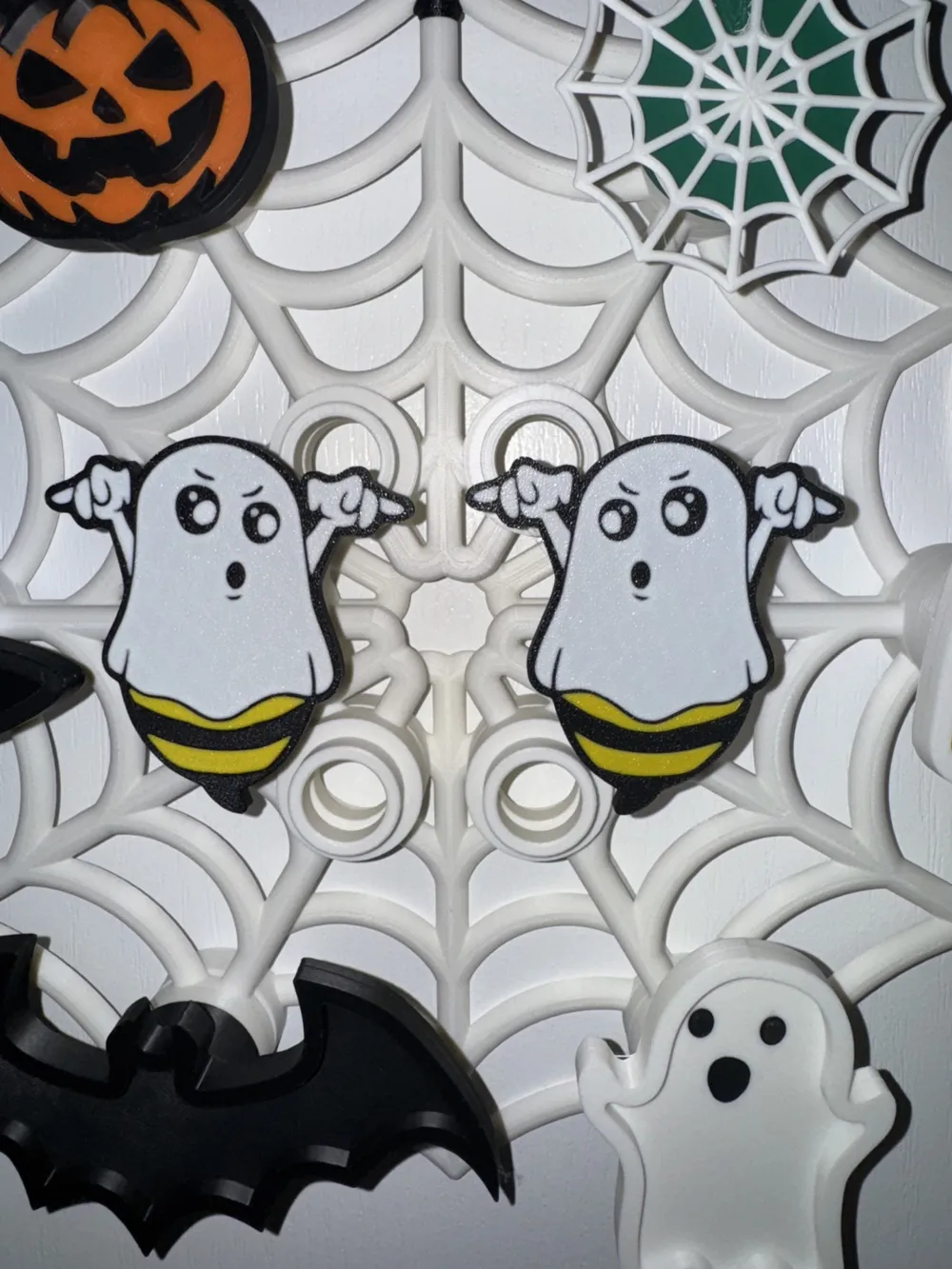 Halloween Boo Bees For Spider Web Wreath by benjydog83 MakerWorld ...