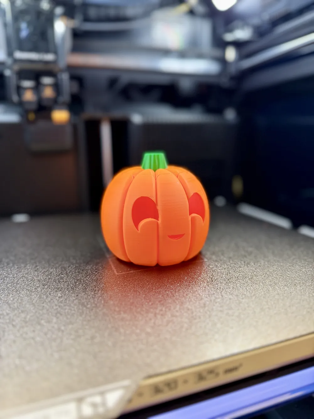 Pumpkin with Cute Face (For electric tealight) by Z3D Design MakerWorld: Download Free 3D Models