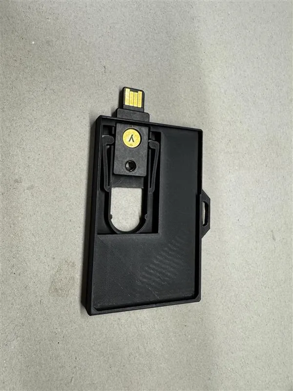 ID Card Holder with Yubikey Slot Remixed by Benedikt Wörner MakerWorld ...